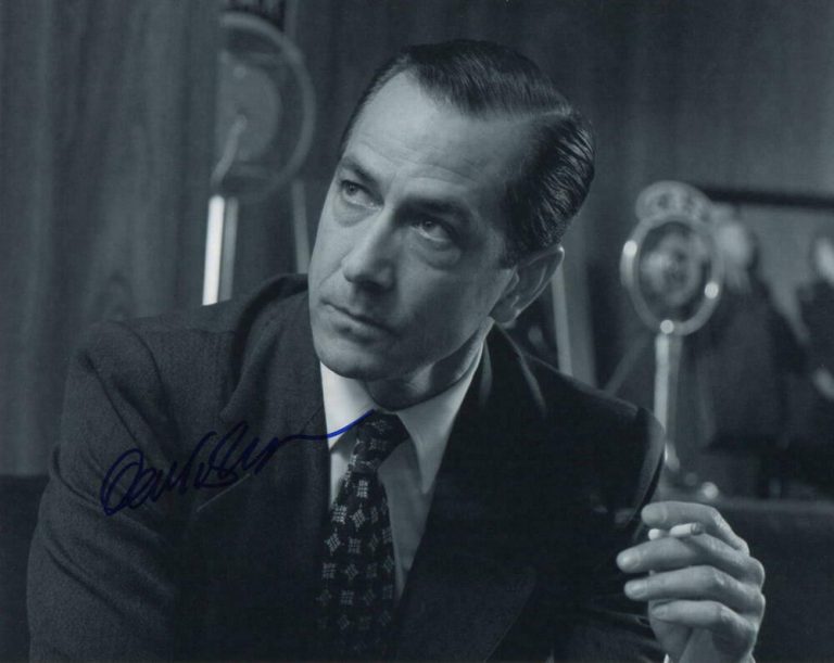 DAVID STRATHAIRN SIGNED AUTOGRAPH 8X10 PHOTO - EDWARD R MURROW, EIGHT ...