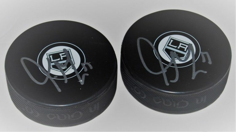 TORREY MITCHELL signed (LOS ANGELES KINGS) souvenir logo hockey puck W ...
