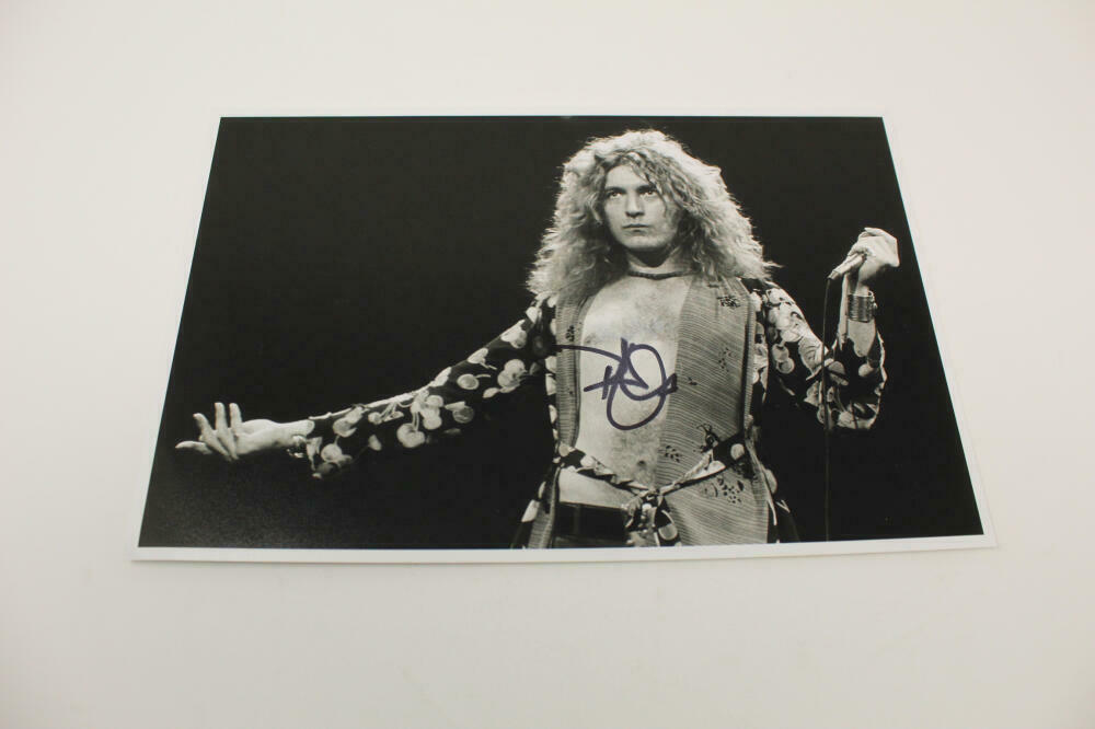 ROBERT PLANT SIGNED AUTOGRAPH 8X10 PHOTO - LED ZEPPELIN, ROCK LEGEND, B ...