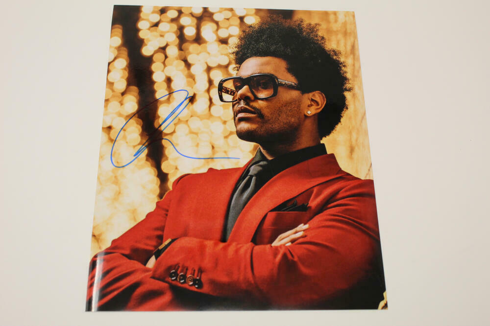 THE WEEKND SIGNED AUTOGRAPH 8X10 PHOTO - BEAUTY BEHIND THE MADNESS ...
