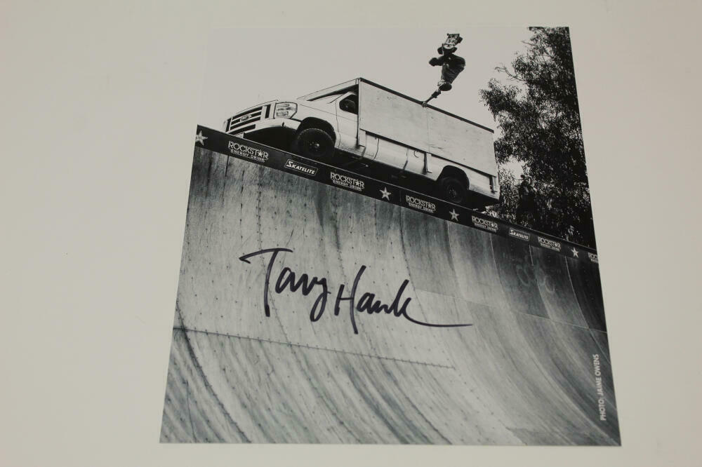 TONY HAWK SIGNED AUTOGRAPH 8X10 PHOTO - PRO SKATER, SKATEBOARD LEGEND ...