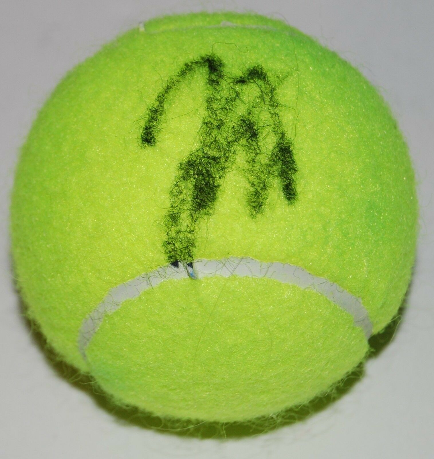 JOHN ISNER signed (TENNIS) ball *WIMBLEDON* LAVAR CUP autographed W/COA ...