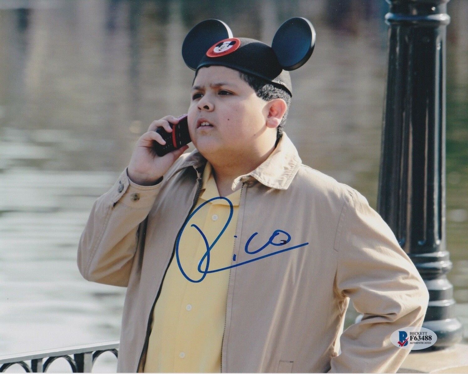 RICO RODRIGUEZ SIGNED 8X10 PHOTO MODERN FAMILY BECKETT BAS AUTOGRAPH ...