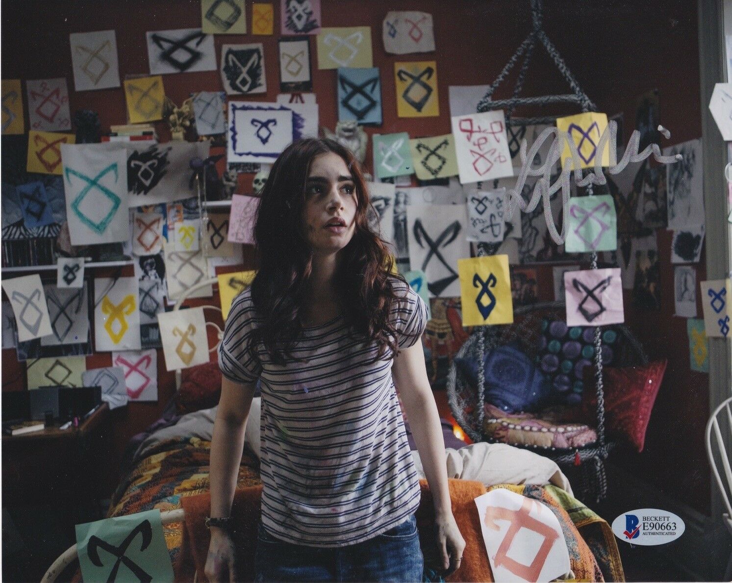 LILY COLLINS SIGNED 8X10 PHOTO MORTAL INSTRUMENTS BECKETT BAS AUTOGRAPH ...