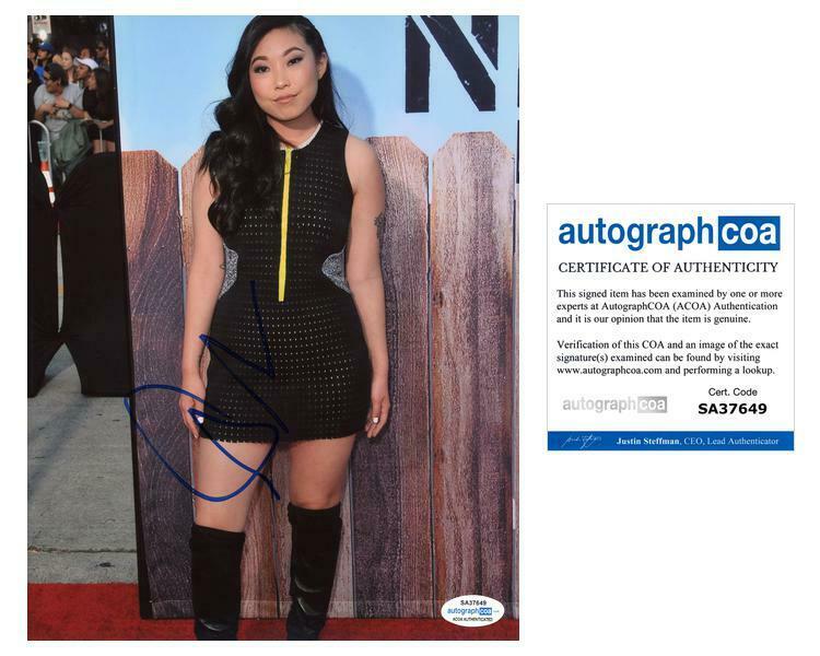Awkwafina "Crazy Rich Asians" AUTOGRAPH Signed 8x10 Photo ACOA ...