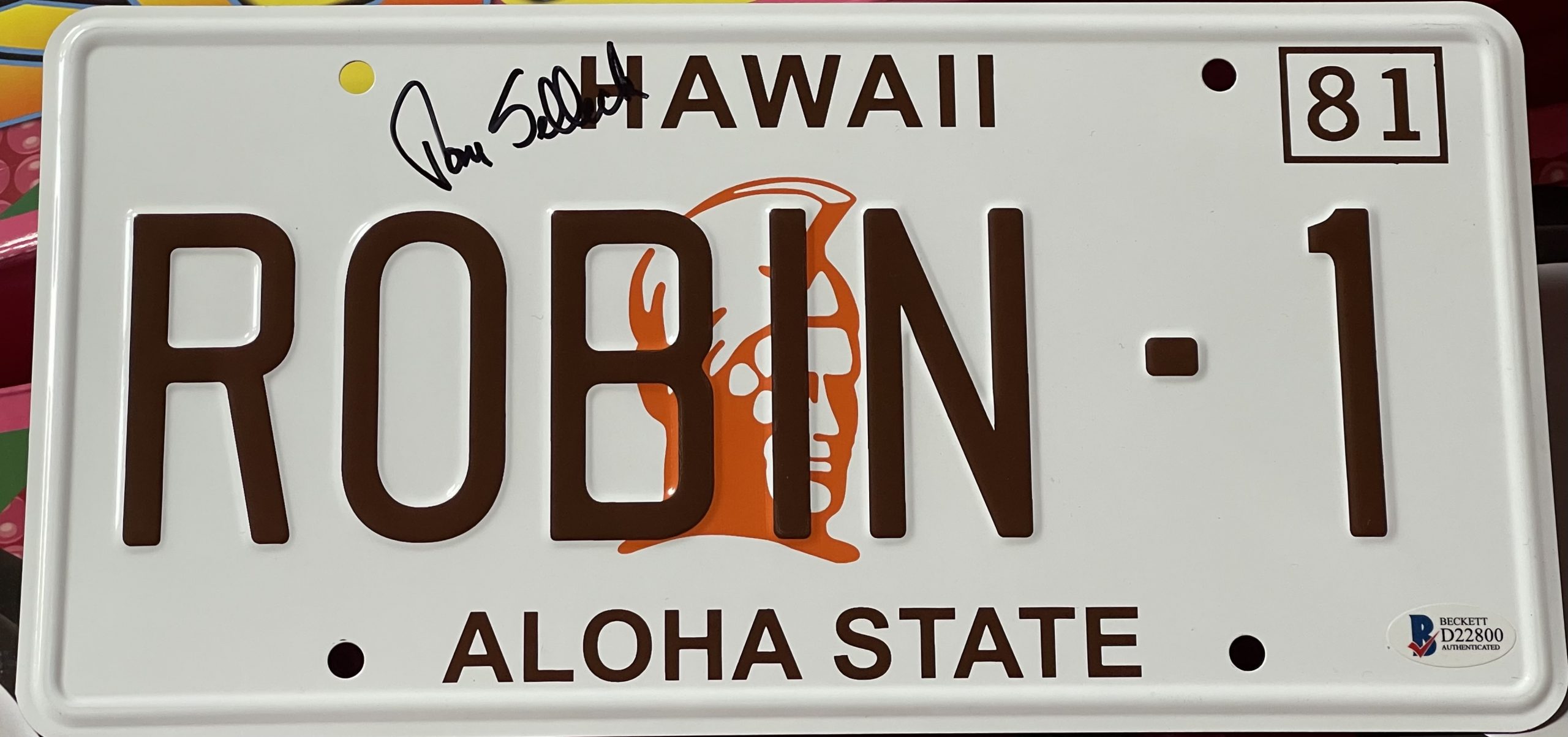 TOM SELLECK SIGNED MAGNUM P.I. LICENSE PLATE AUTHENTIC AUTOGRAPH ...