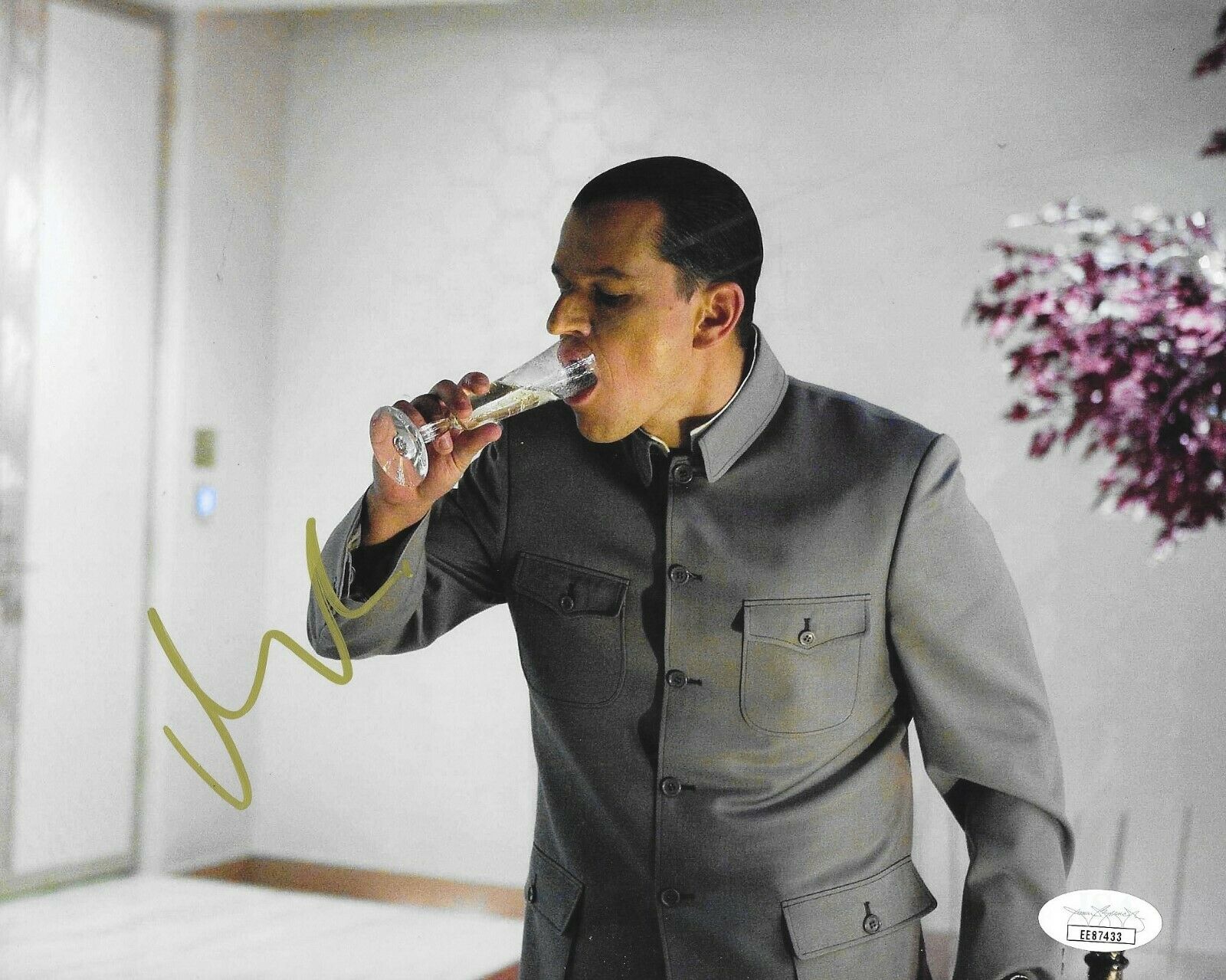 Matt Damon signed Ocean's 8x10 photo autographed Linus Caldwell 2 JSA ...