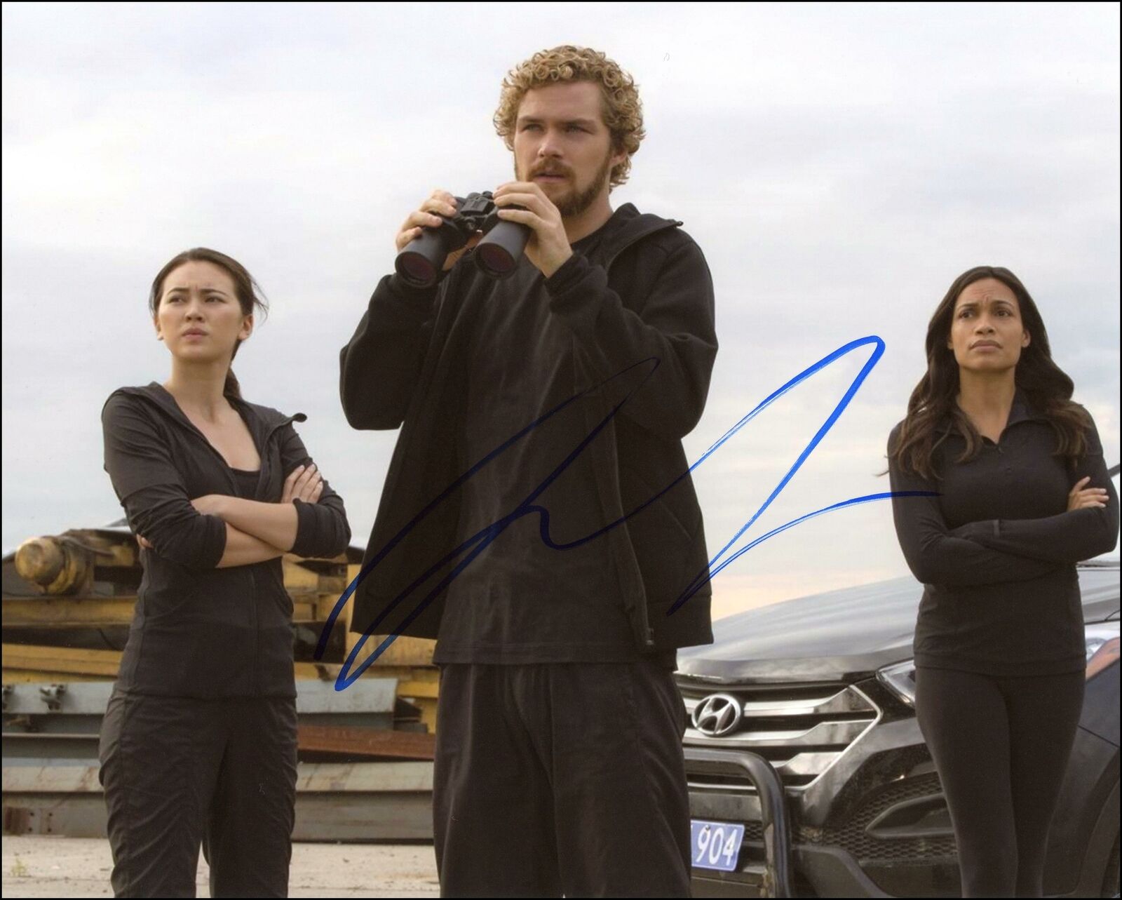 Finn Jones "Iron Fist" AUTOGRAPH Signed 8x10 Photo B Collectible ...