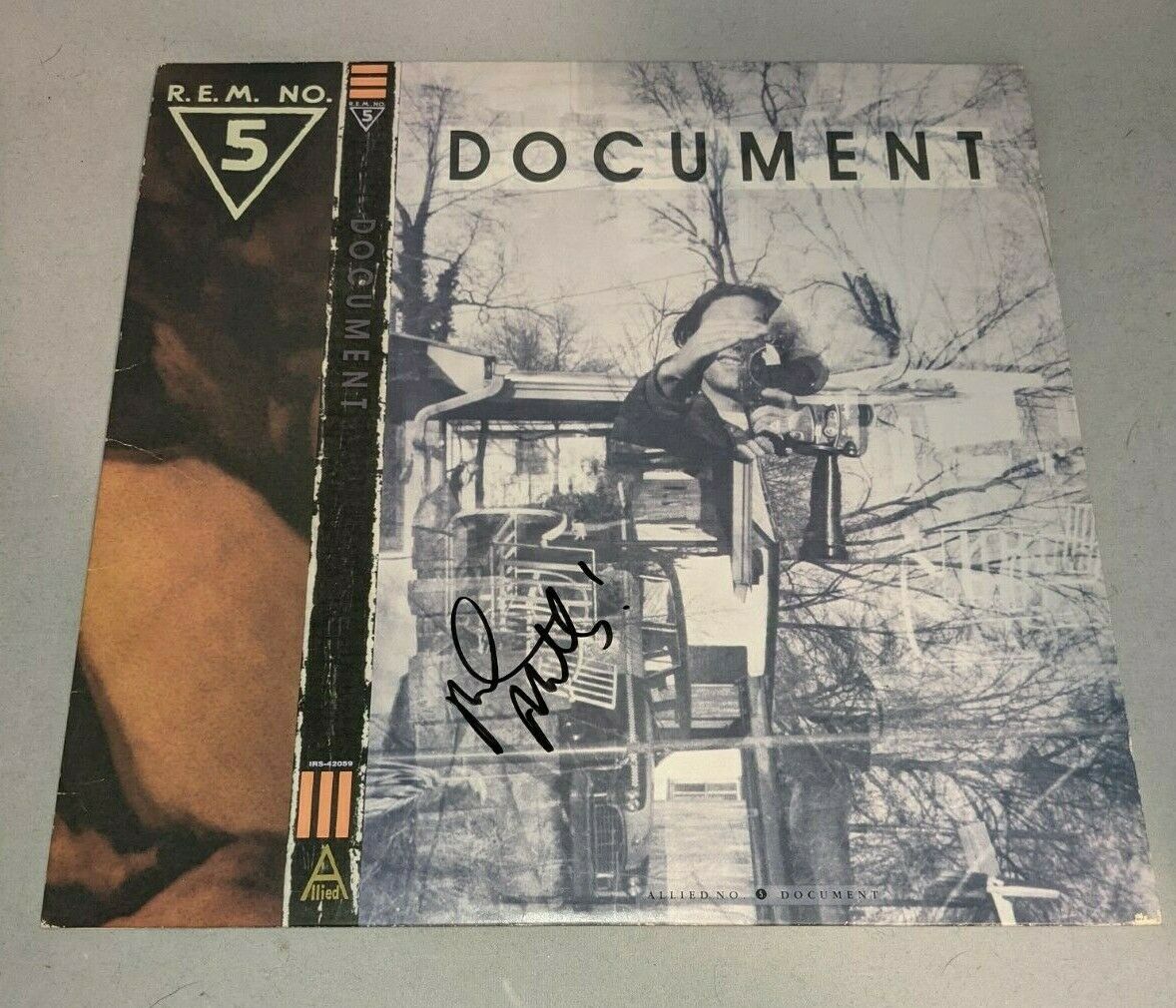 REM MIKE MILLS signed autographed "DOCUMENT" LP RECORD BECKETT COA (BAS ...
