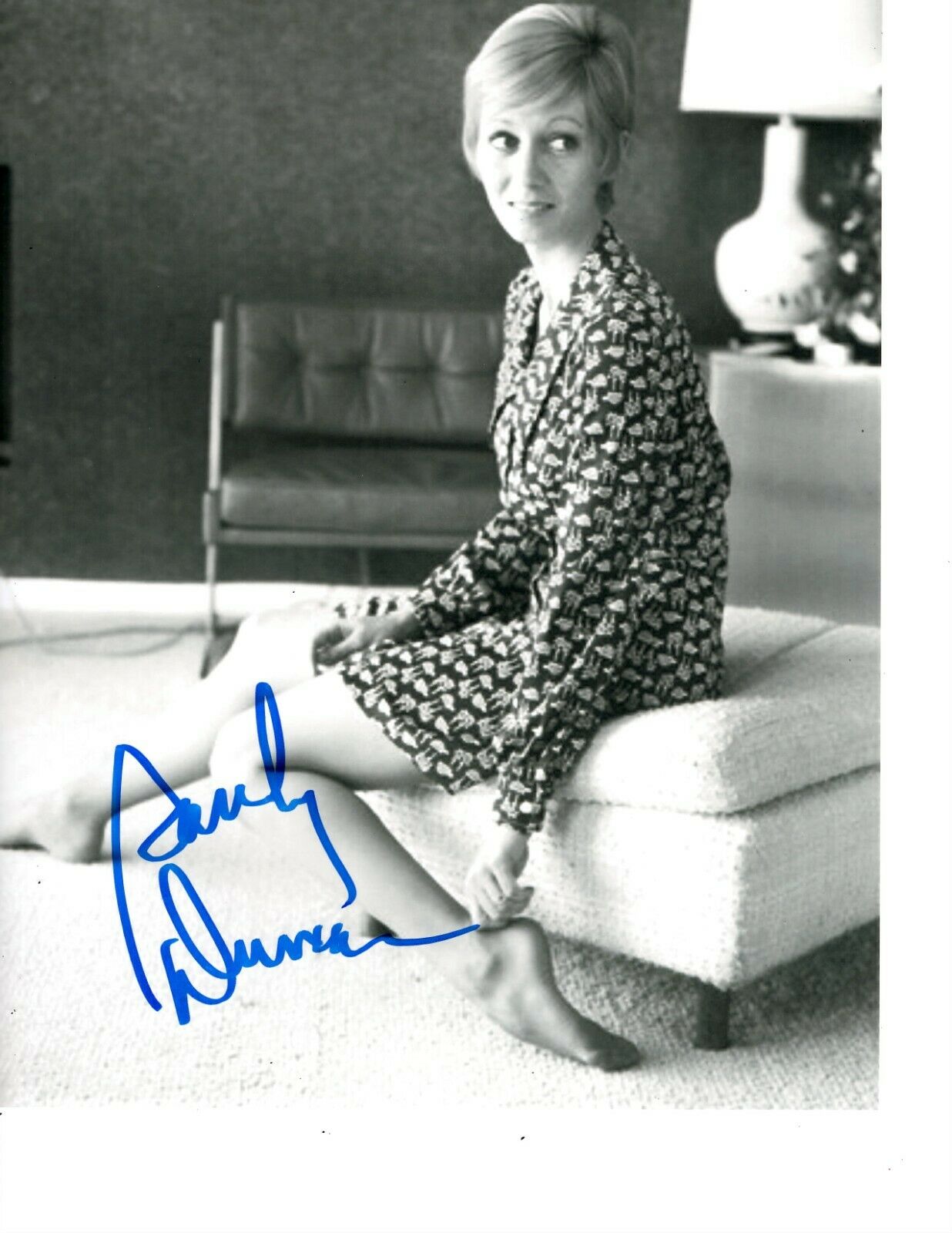 THE SANDY DUNCAN SHOW SANDY DUNCAN SIGNED ON COUCH 8X10 Collectible ...