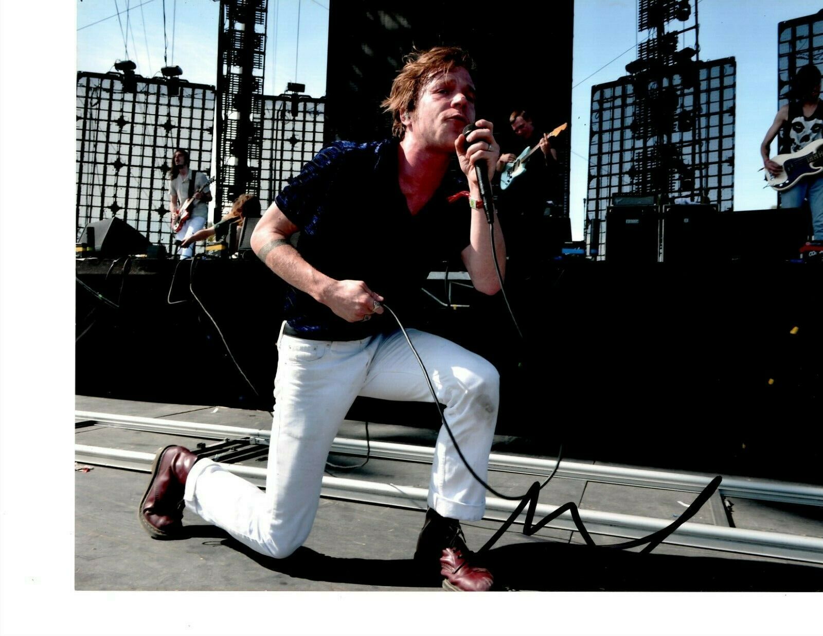 CAGE THE ELEPHANT MATT SHULTZ SIGNED ROCKING OUT 8X10 Collectible ...