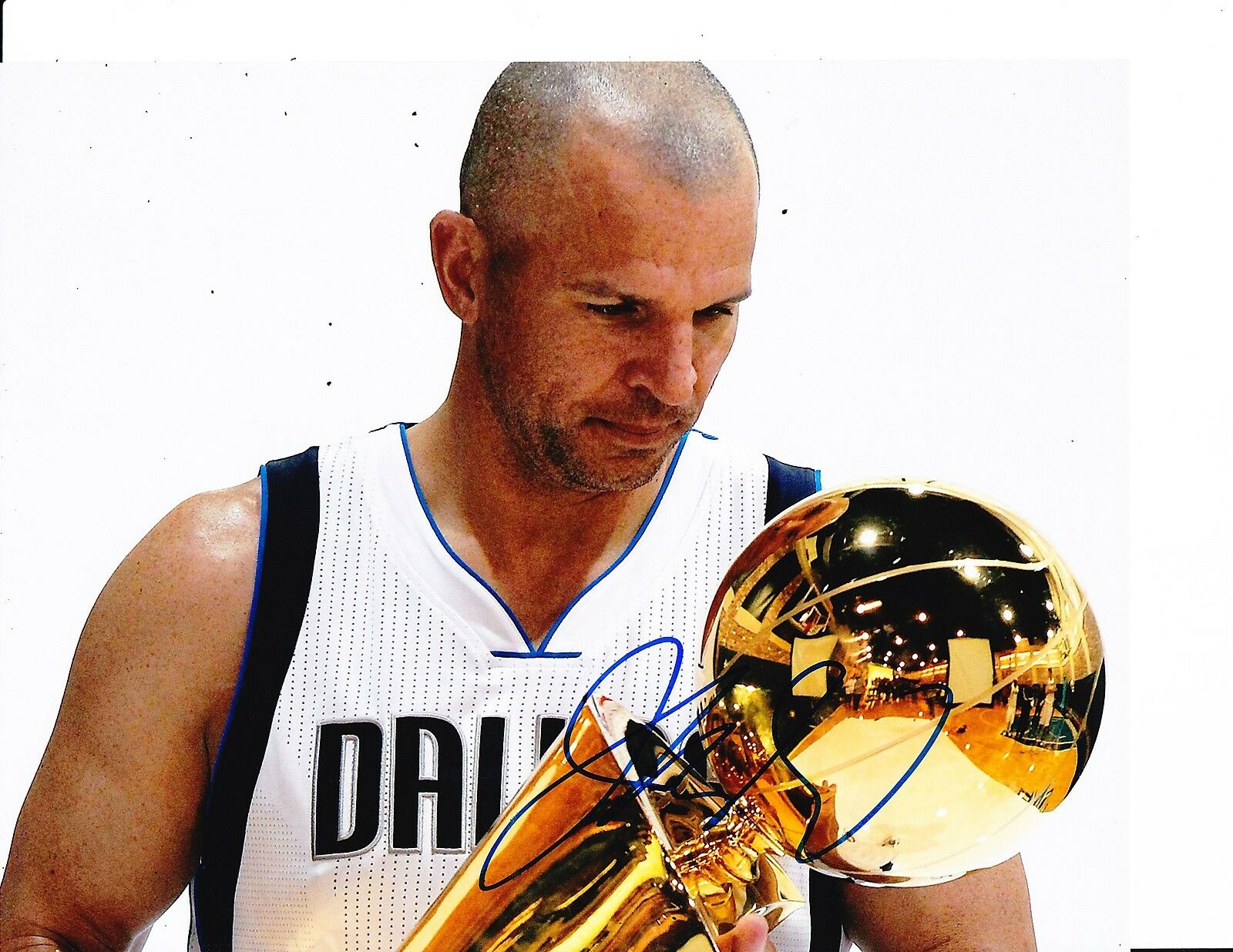 DALLAS MAVERICKS JASON KIDD SIGNED HOLDING TROPHY 8X10 Collectible ...