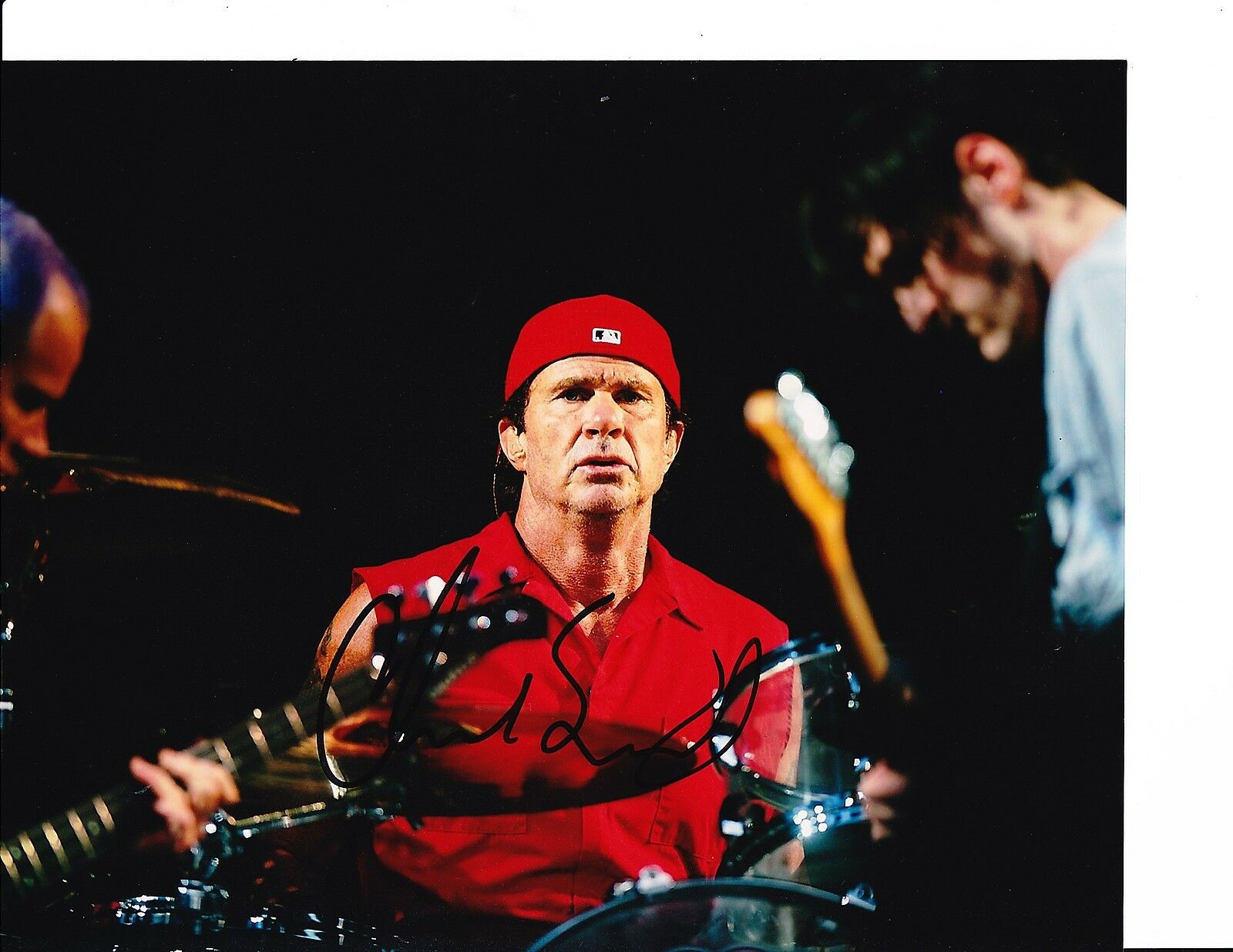 CHAD SMITH RED HOT CHILI PEPPERS SIGNED RED HAT BACKWARDS 8X10 ...