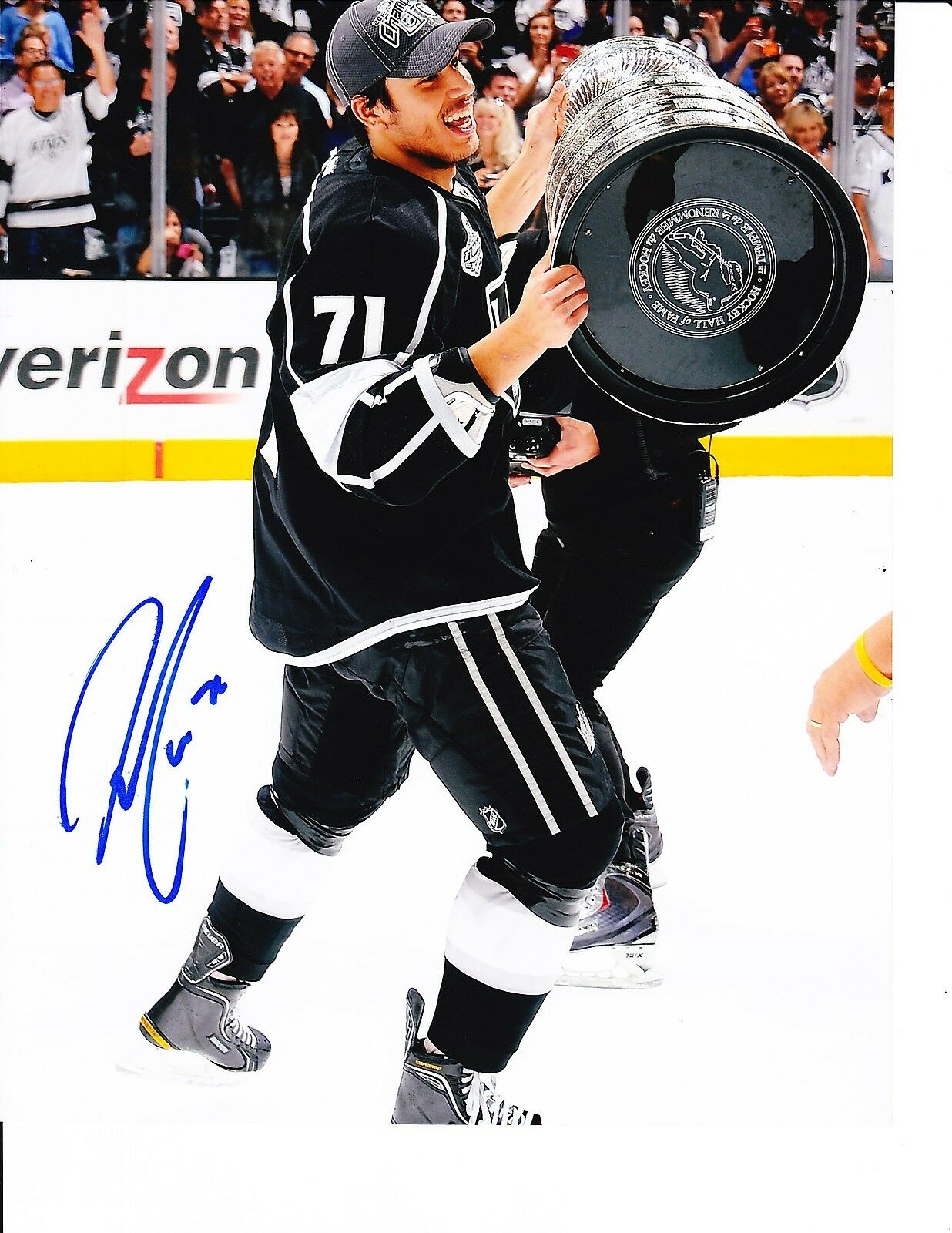LOS ANGELES KINGS JORDAN NOLAN SIGNED ON ICE W/ STANLEY CUP 8X10 ...