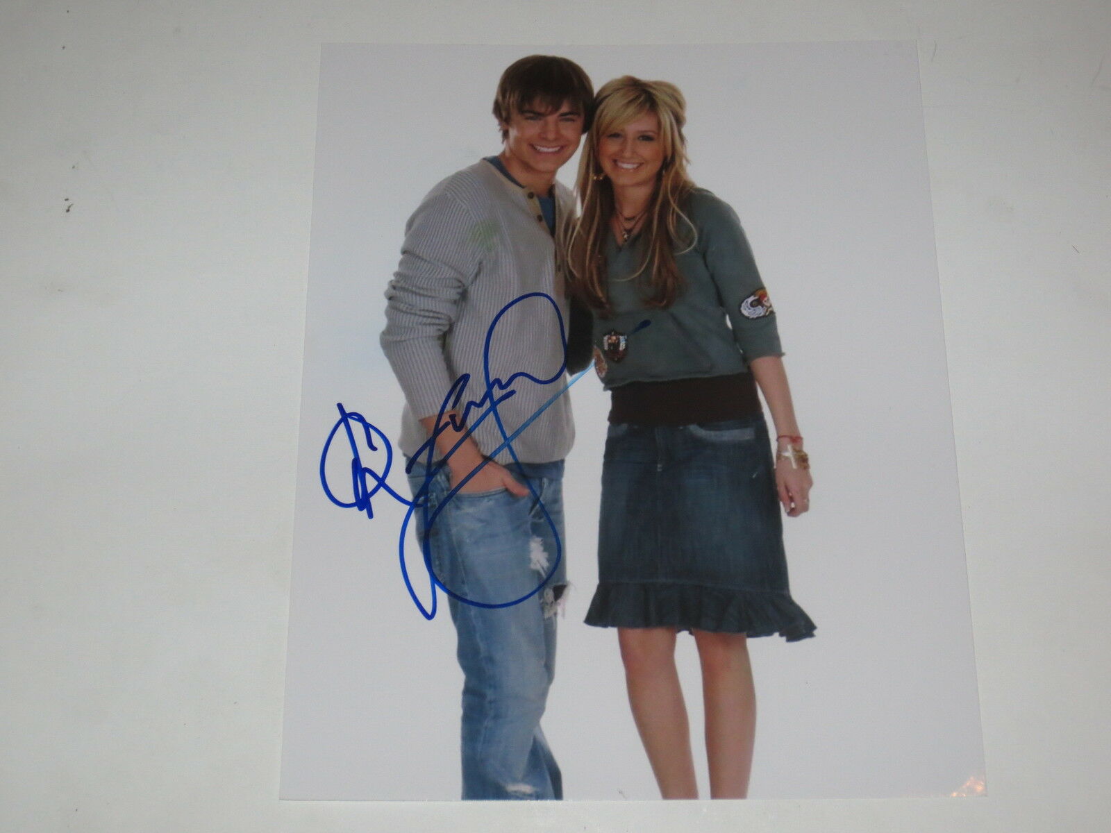 ZAC EFRON SIGNED 8X10 PHOTO AUTOGRAPH HIGH SCHOOL MUSICAL DISNEY STUD ...