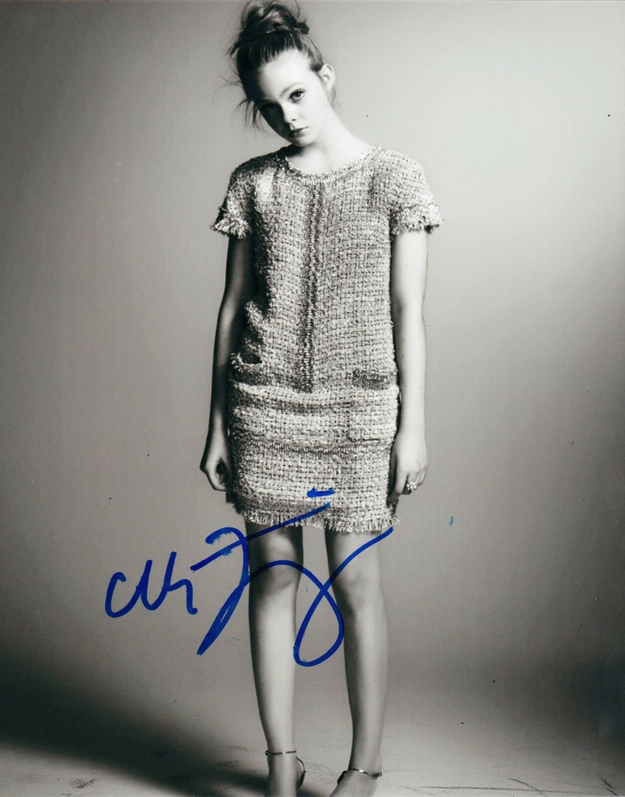ELLE FANNING SIGNED 8X10 PHOTO AUTOGRAPH STARLET CUTIE SUPER 8 COA B ...