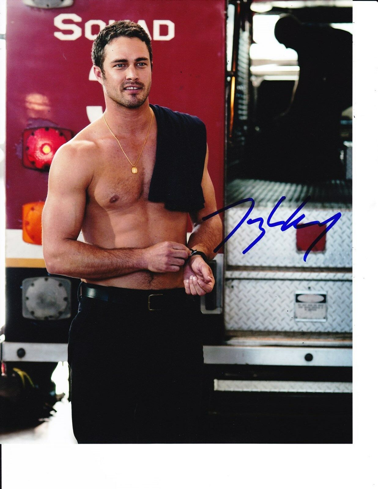 CHICAGO FIRE TAYLOR KINNEY SIGNED NO SHIRT ON 8X10 Collectible ...