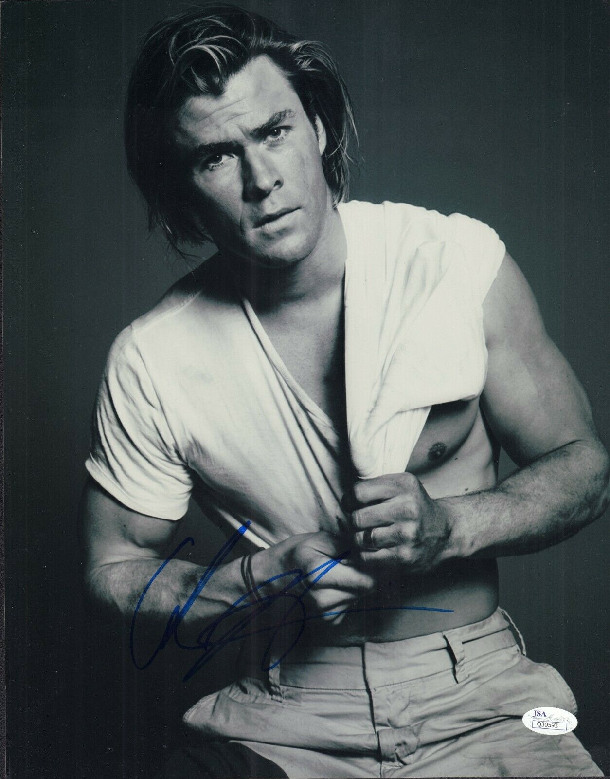 Chris Hemsworth Signed Thor 11x14 Photo w/JSA COA Collectible ...