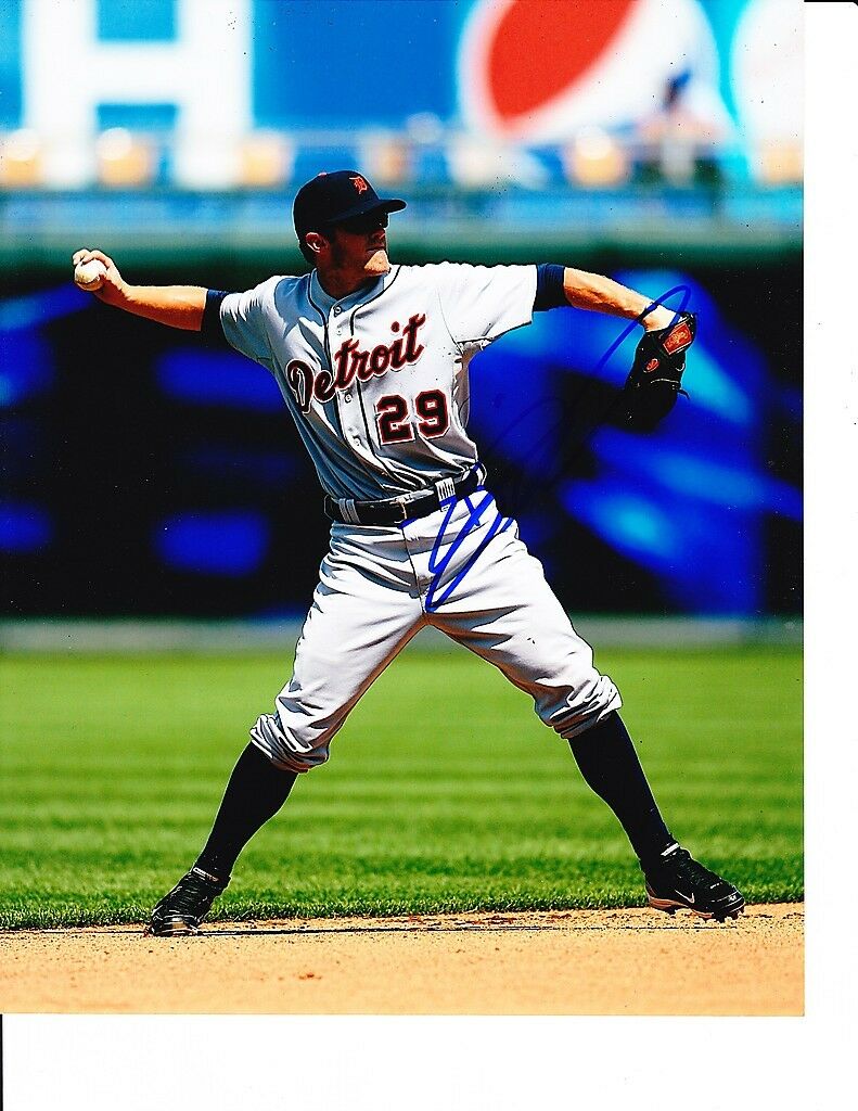 DETROIT TIGERS DANNY WORTH SIGNED FIELDING 8X10 Collectible Memorabilia ...