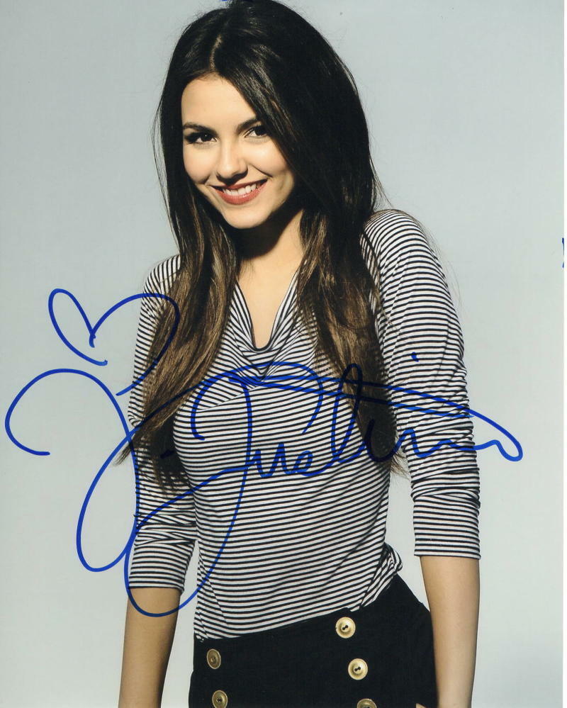 VICTORIA JUSTICE SIGNED 8X10 PHOTO AUTOGRAPH VICTORIOUS FUN SIZE IN ...
