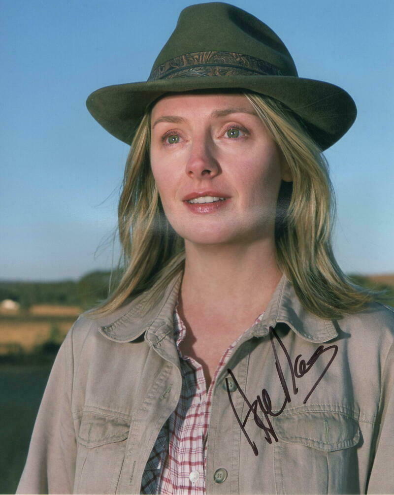 HOPE DAVIS SIGNED AUTOGRAPH 8X10 PHOTO -TONY STARK MOM CAPTAIN AMERICA ...