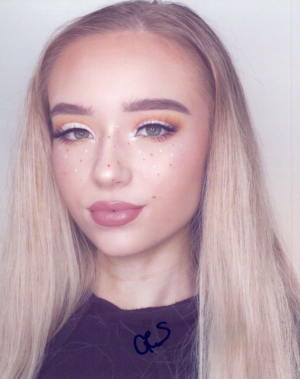 Abbey Strohmeyer Signed Autographed 8x10 Photo COA | Autographia