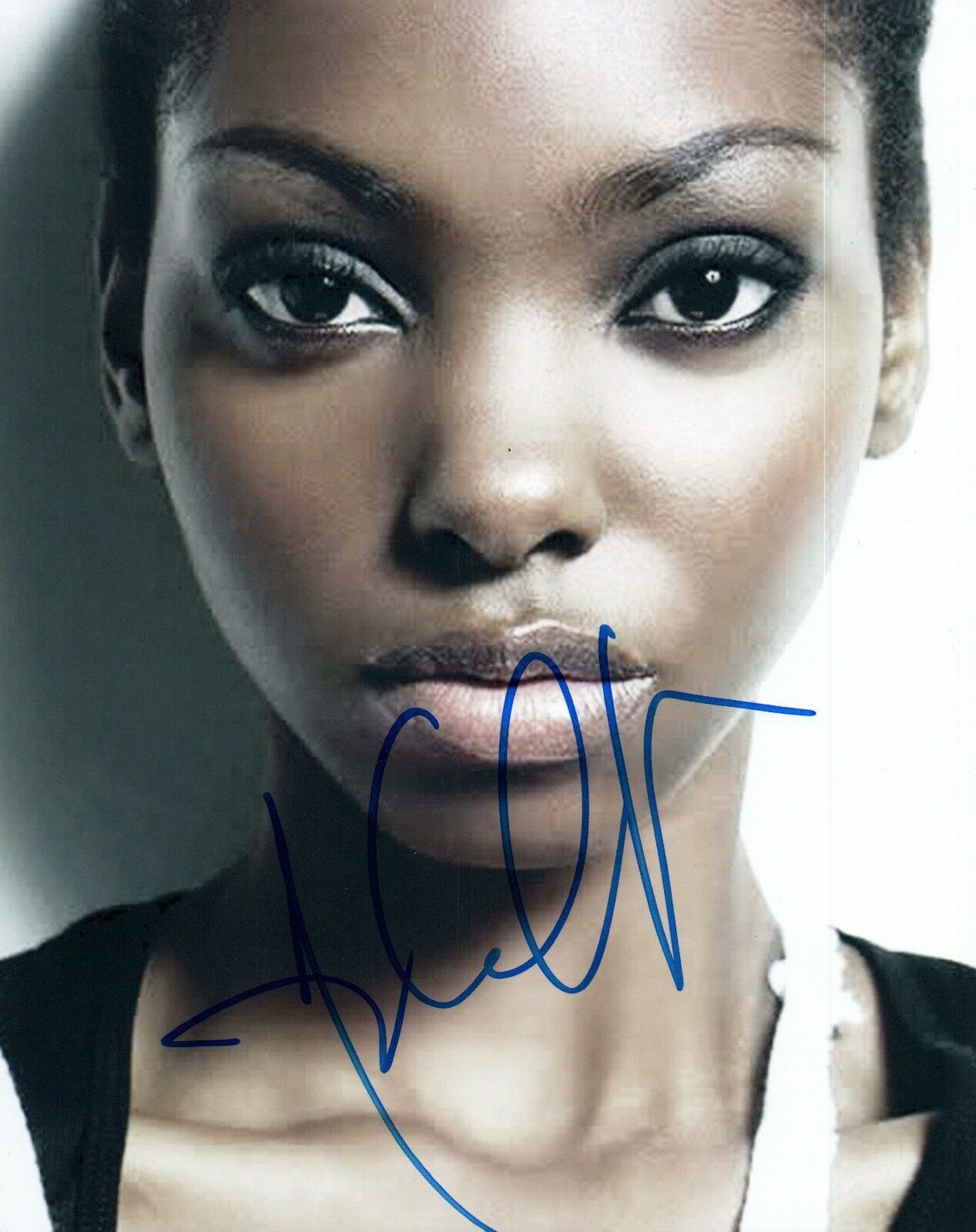 Adaora Akubilo Signed Autographed 8x10 Photo SI Swimsuit Model Hot Sexy ...