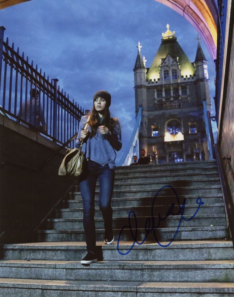 Daisy Head "Guilt" AUTOGRAPH Signed 8x10 Photo Collectible Memorabilia ...