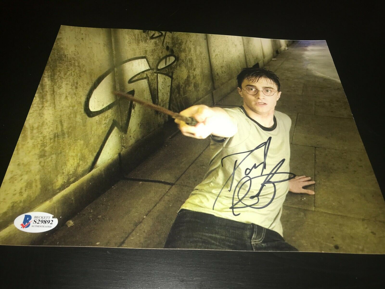 DANIEL RADCLIFFE SIGNED AUTOGRAPH 8x10 PHOTO HARRY POTTER BECKETT BAS ...