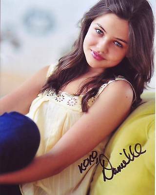 DANIELLE CAMPBELL signed autographed photo | Autographia