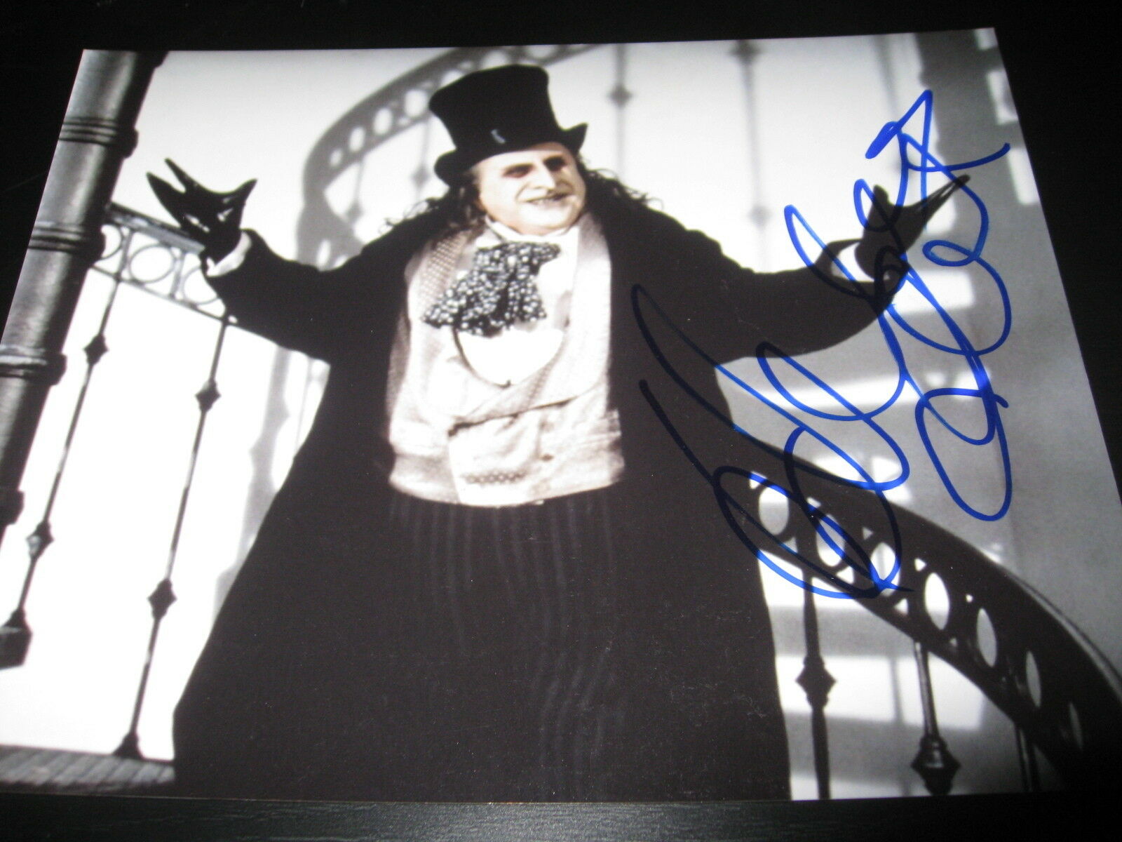 DANNY DEVITO SIGNED AUTOGRAPH 8x10 PHOTO BATMAN PROMO PENGUIN IN PERSON ...