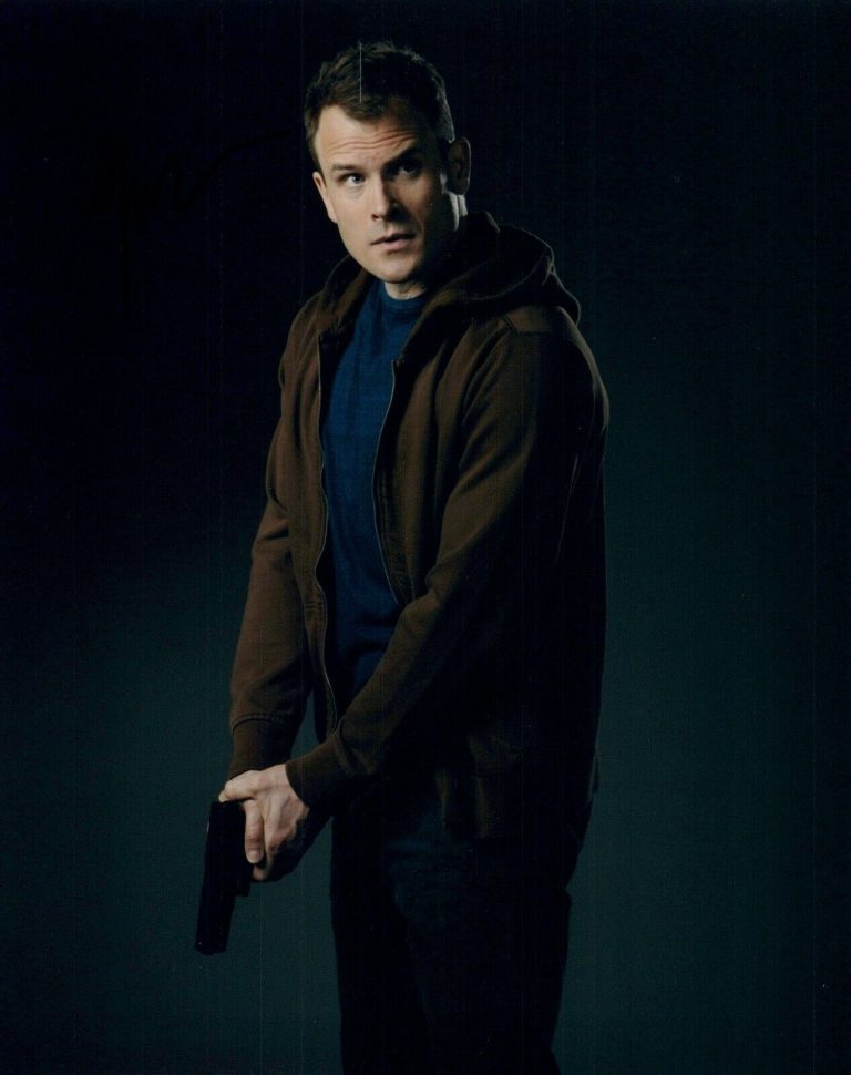 Gabriel Hogan Signed Autographed 8x10 Photo TACOMA FD HEARTLAND Actor ...