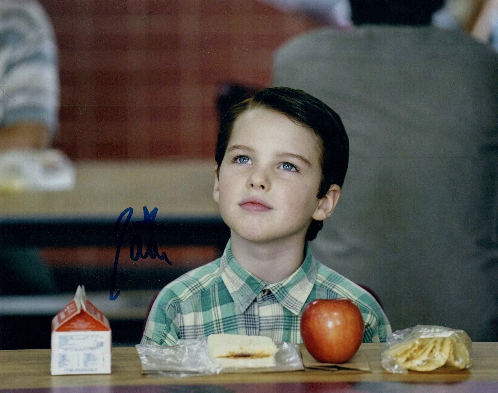 IAIN ARMITAGE Signed Autographed 8x10 Photo YOUNG SHELDON Child Actor ...