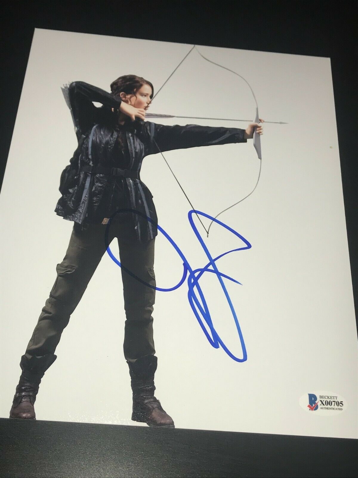 JENNIFER LAWRENCE SIGNED AUTOGRAPH 8x10 HUNGER GAMES KATNISS RARE ...