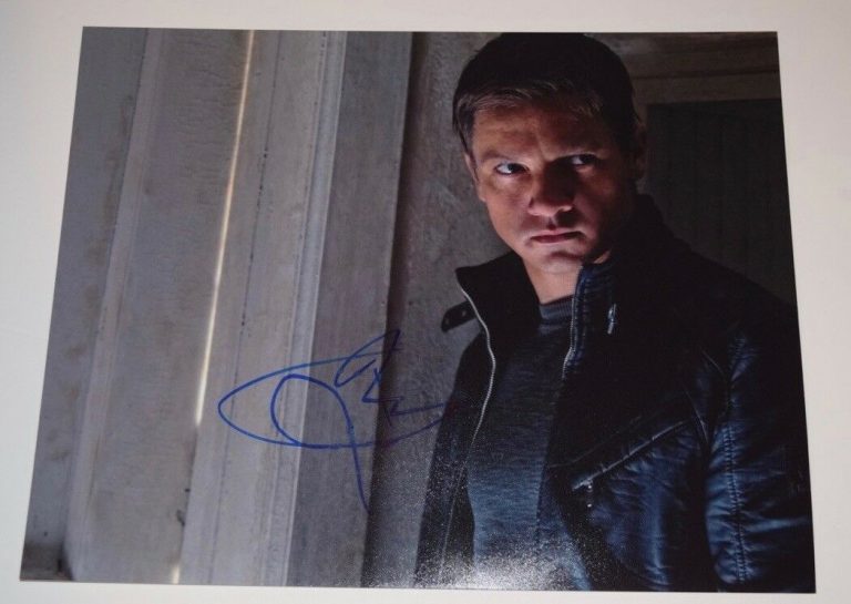 Jeremy Renner Signed Autographed 11x14 Photo The Town Avengers COA VD ...