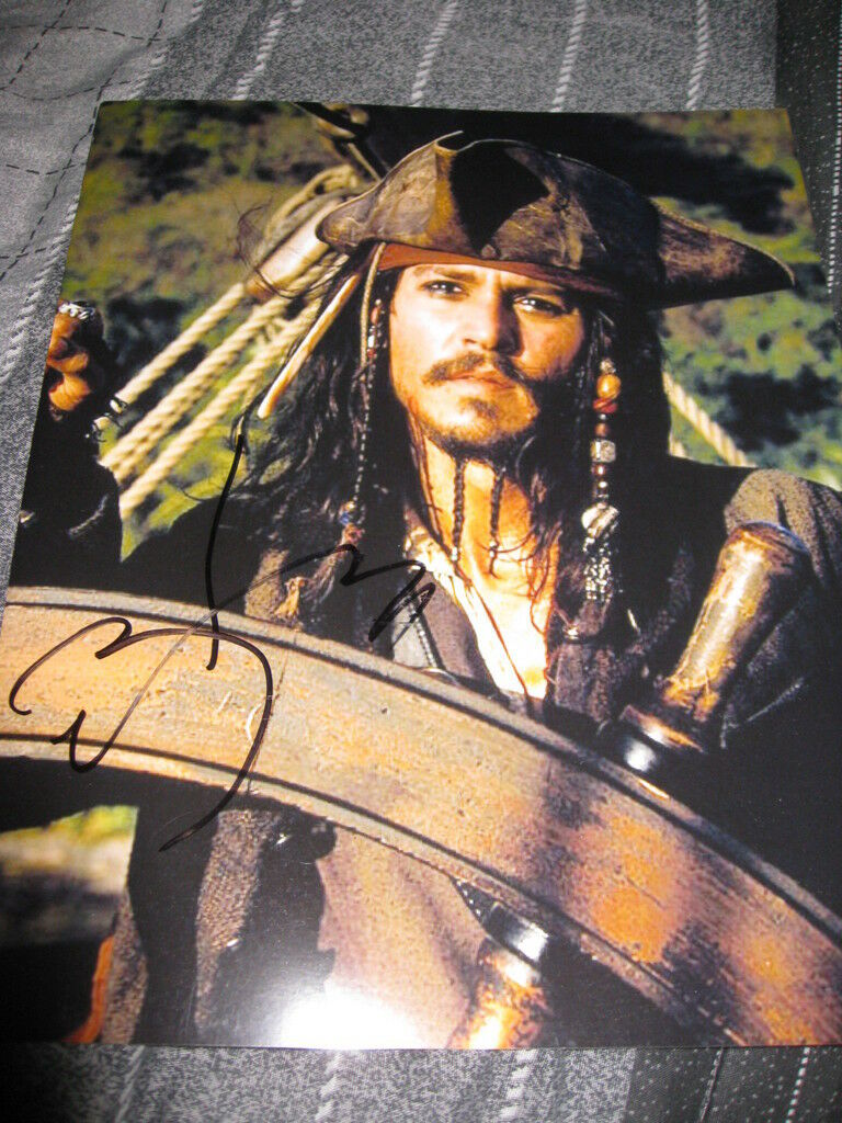 JOHNNY DEPP SIGNED AUTOGRAPH 8x10 PIRATES OF THE CARIBBEAN PROMO IN ...
