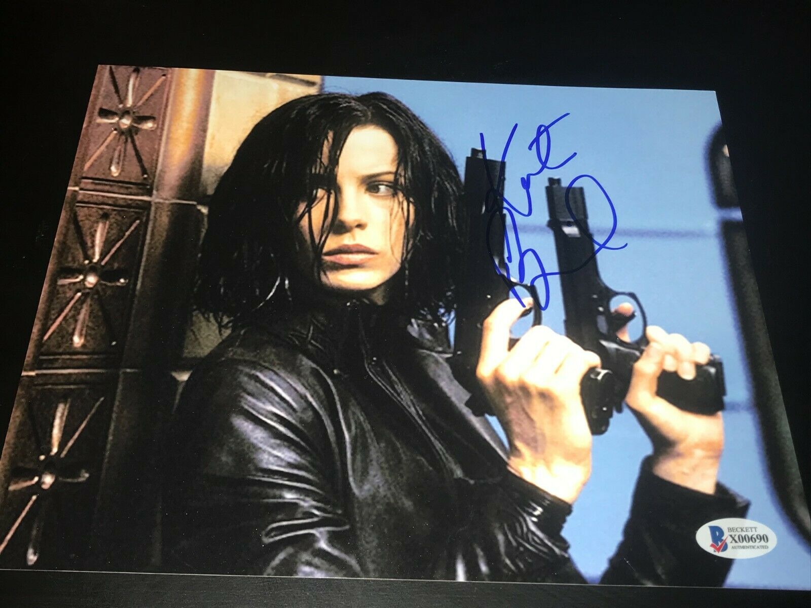 KATE BECKINSALE SIGNED AUTOGRAPH 8x10 PHOTO UNDERWORLD ACTION SHOT ...