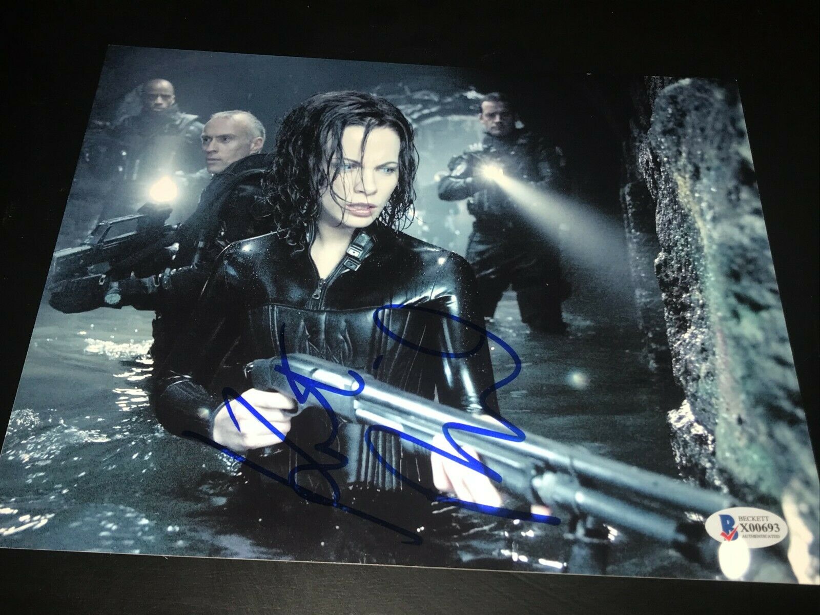 KATE BECKINSALE SIGNED AUTOGRAPH 8x10 PHOTO UNDERWORLD ACTION SHOT ...