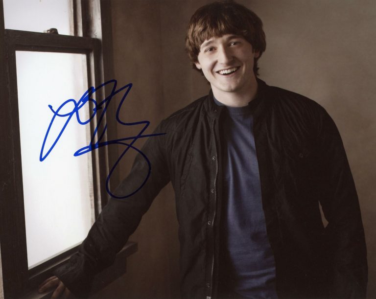 Lucas Neff "Raising Hope" AUTOGRAPH Signed 8x10 Photo B Collectible ...