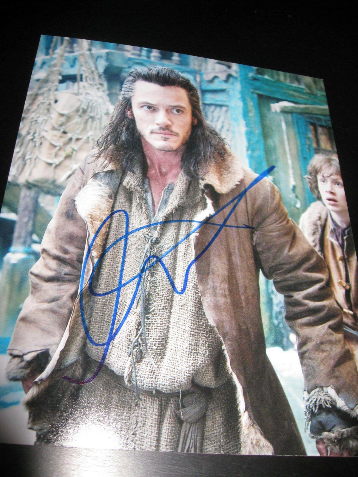 LUKE EVANS SIGNED AUTOGRAPH 8x10 PHOTO THE HOBBIT RARE ACTION SHOT COA ...