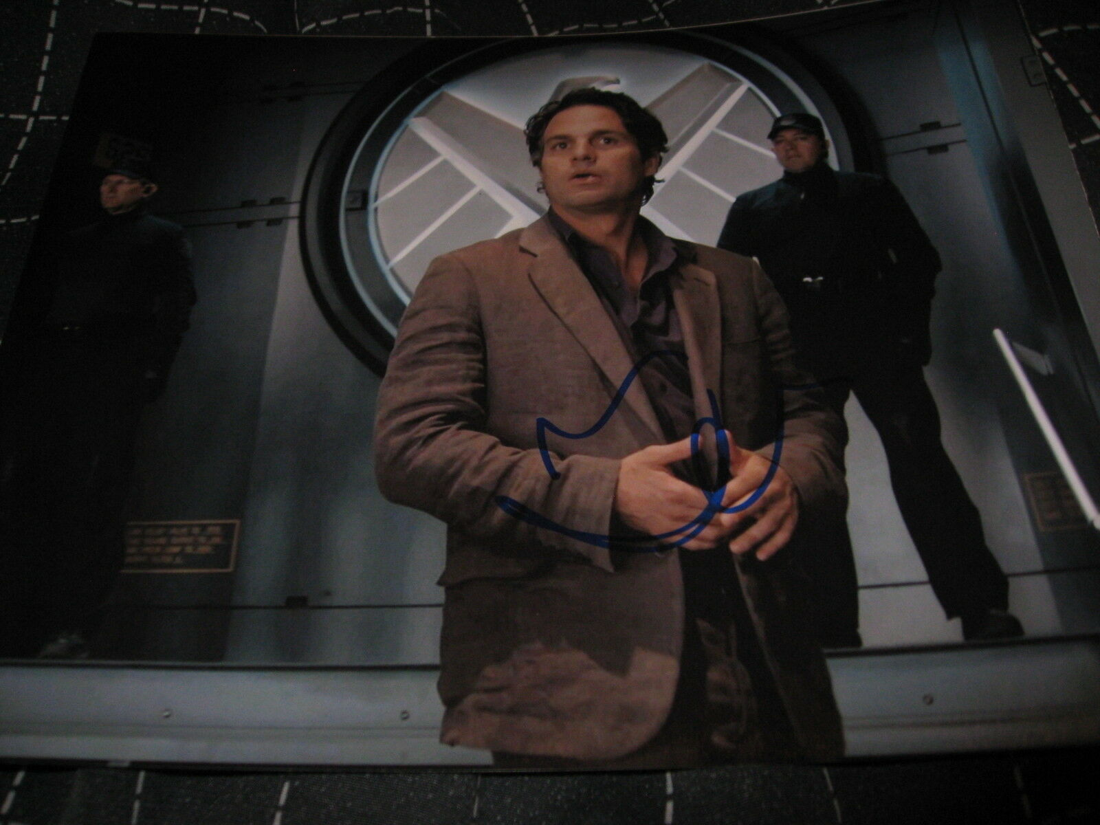 MARK RUFFALO SIGNED AUTOGRAPH 8x10 PHOTO AVENGERS PROMO BRUCE BANNER ...