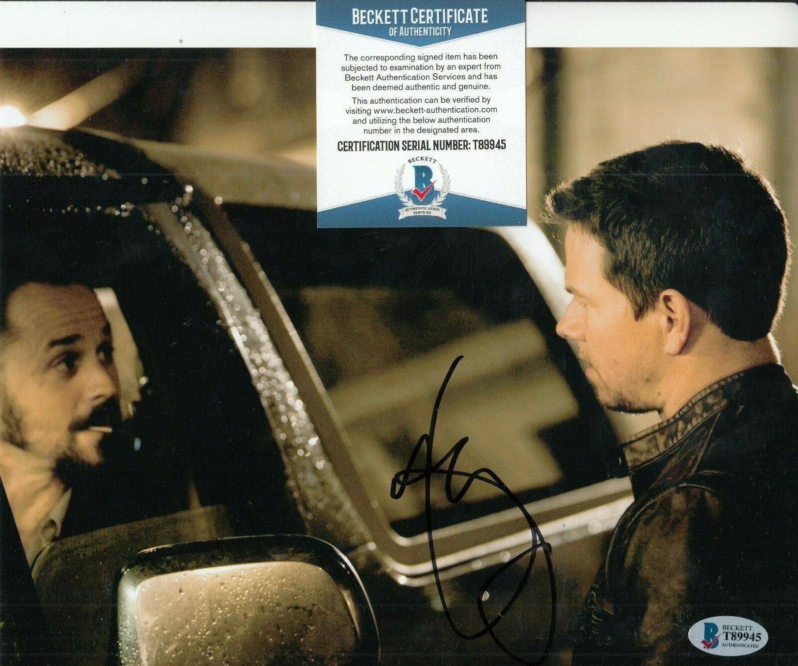 MARK WAHLBERG signed (CONTRABAND) Chris Farraday Movie 8X10 BECKETT BAS ...