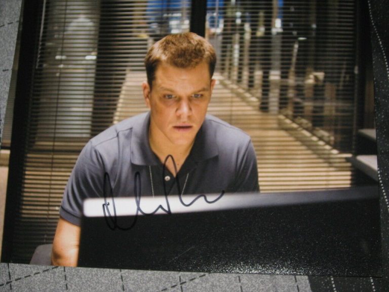MATT DAMON SIGNED AUTOGRAPH 8x10 DEPARTED BOURNE COA G | Autographia