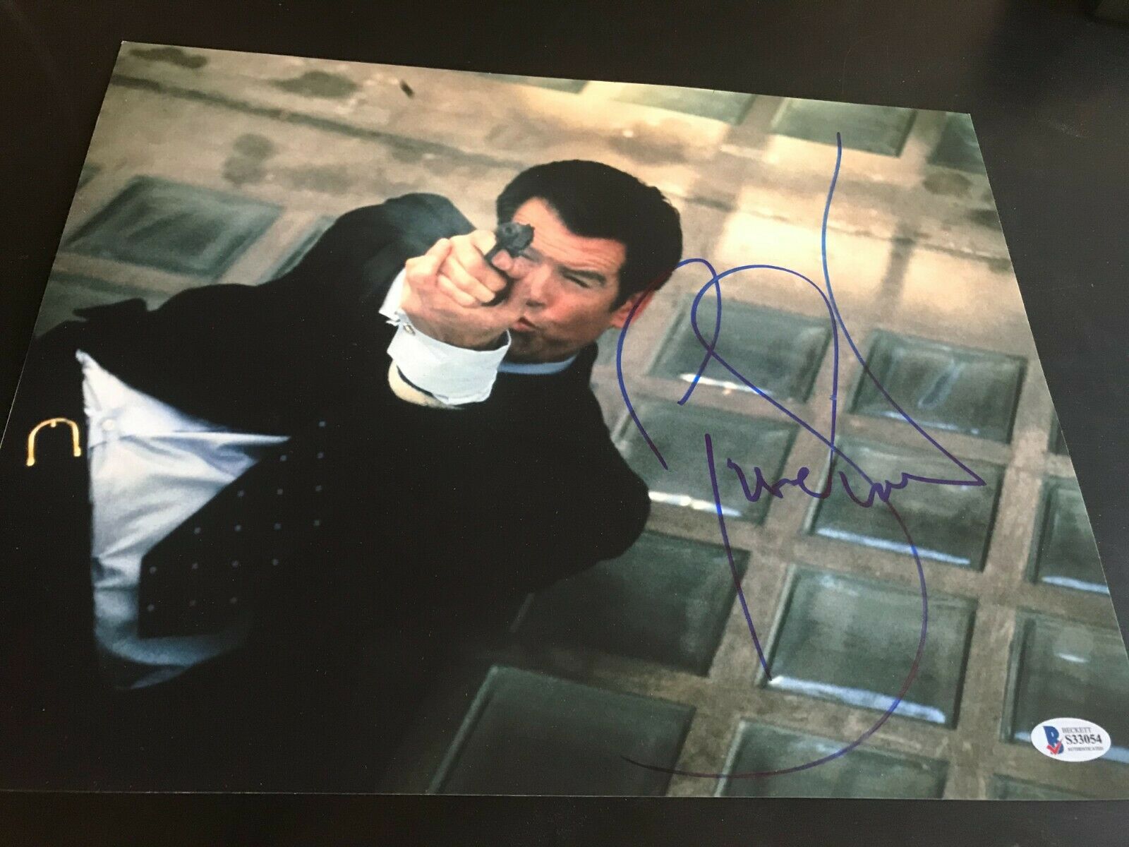 PIERCE BROSNAN SIGNED AUTOGRAPH 11x14 PHOTO JAMES BOND GOLDENEYE ...