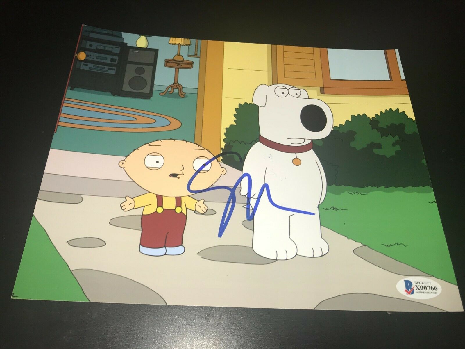 SETH MACFARLANE SIGNED AUTOGRAPH 8x10 PHOTO FAMILY GUY FOX BECKETT BAS ...
