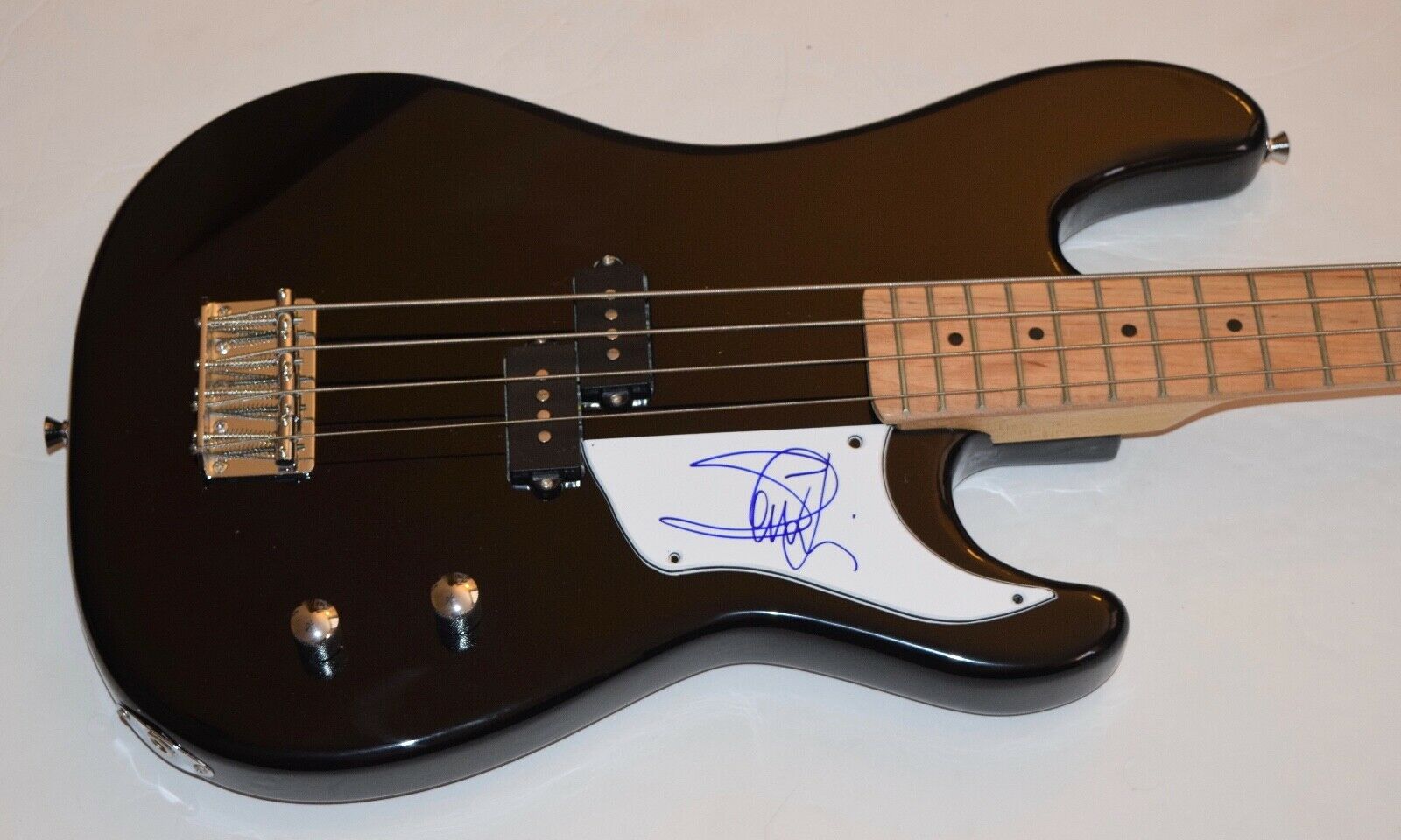 Steve Harris Signed Autographed Bass Guitar Iron Maiden COA | Autographia