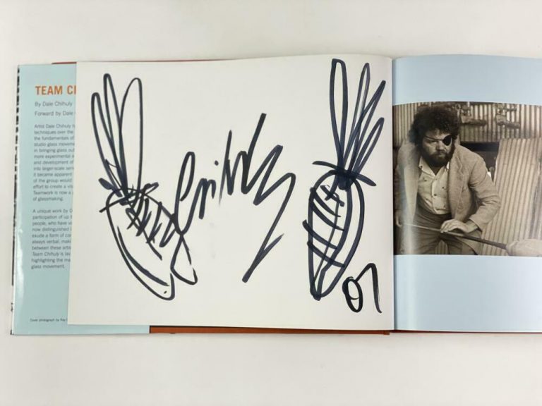 DALE CHIHULY SIGNED AUTOGRAPH "TEAM CHIHULY" BOOK W/ ORIGINAL ART GLASS ...