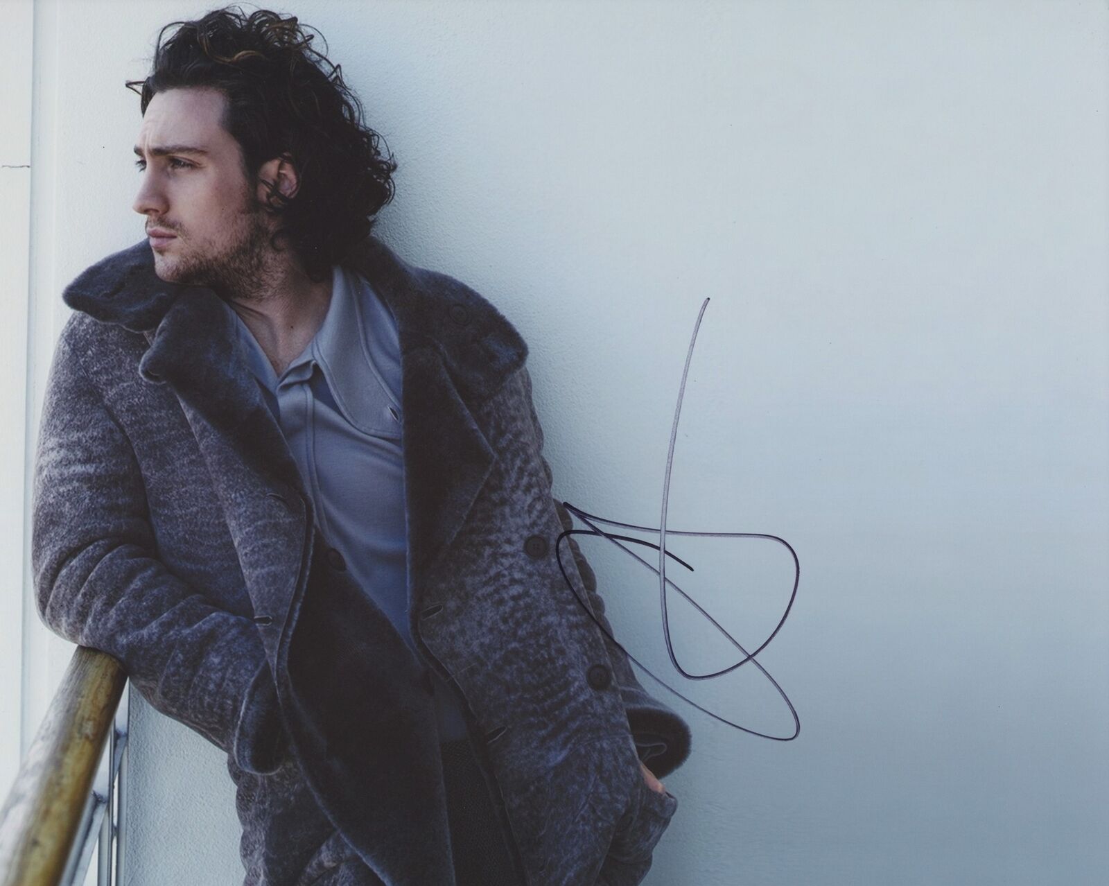 AARON TAYLOR-JOHNSON SIGNED 8X10 PHOTO | Autographia