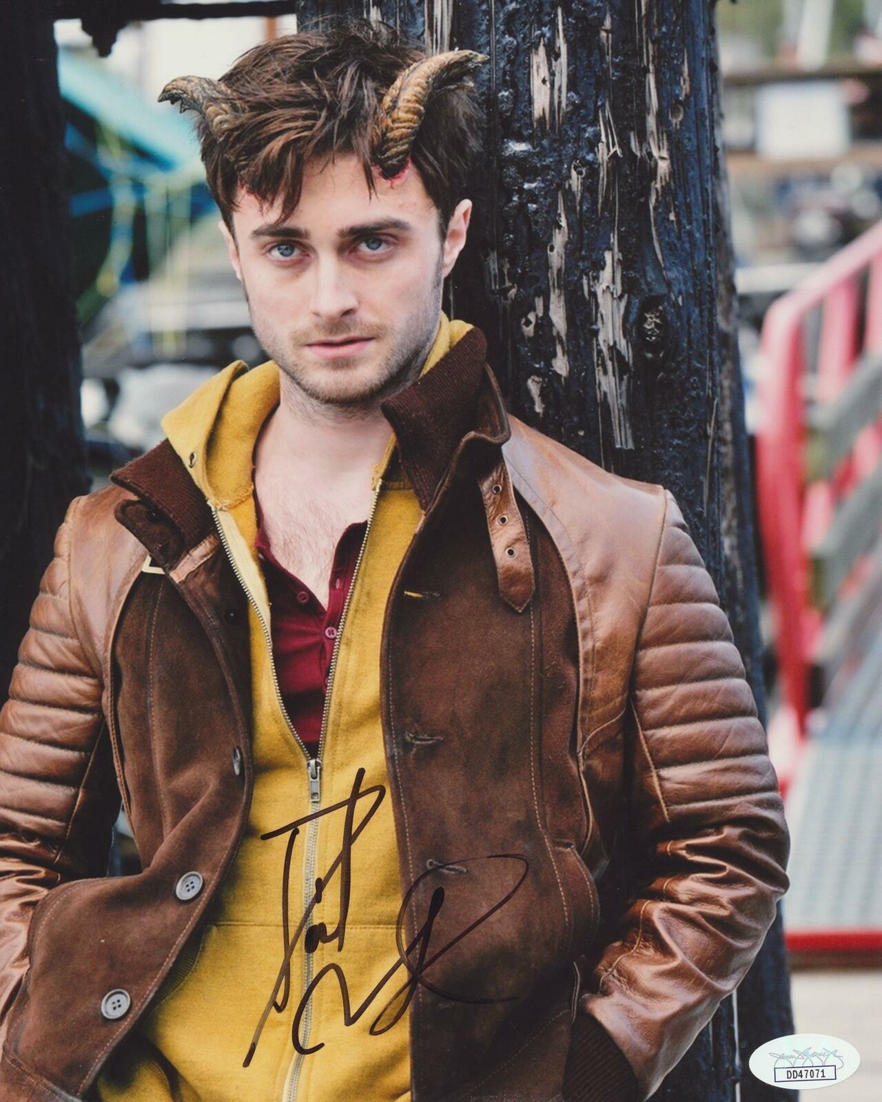 DANIEL RADCLIFFE SIGNED HORNS 8X10 PHOTO JSA | Autographia