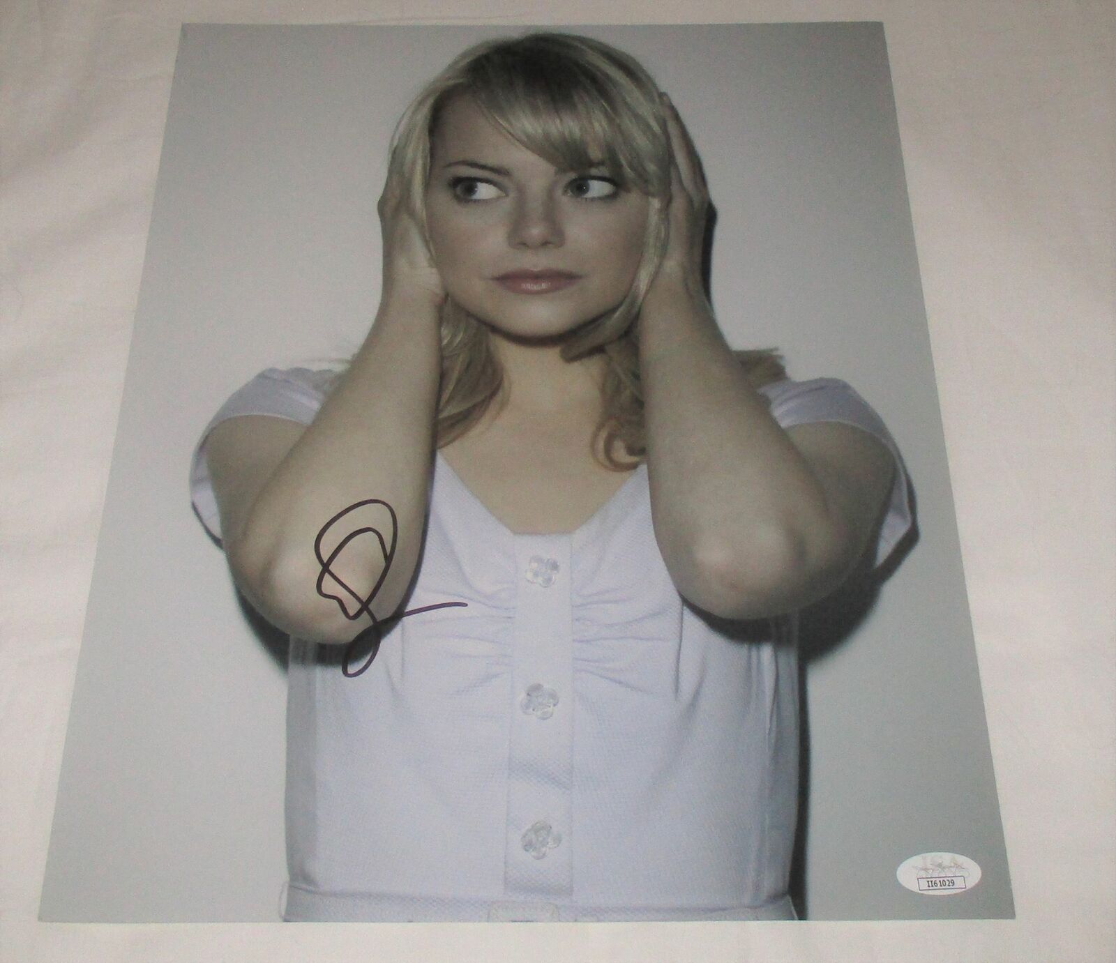 EMMA STONE SIGNED 11X14 PHOTO JSA 3 | Autographia